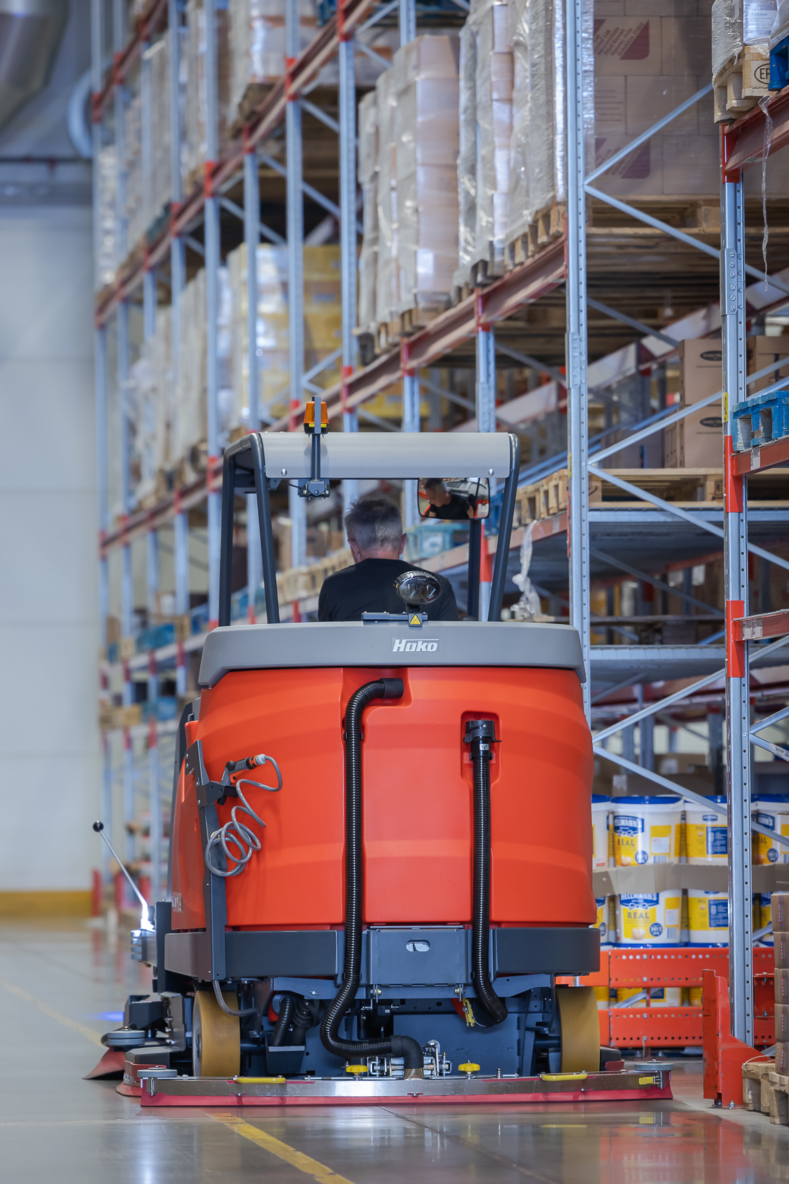 Scrubmaster B400 RH - NYHET! Stor sopskurmaskin med högtömning för ...